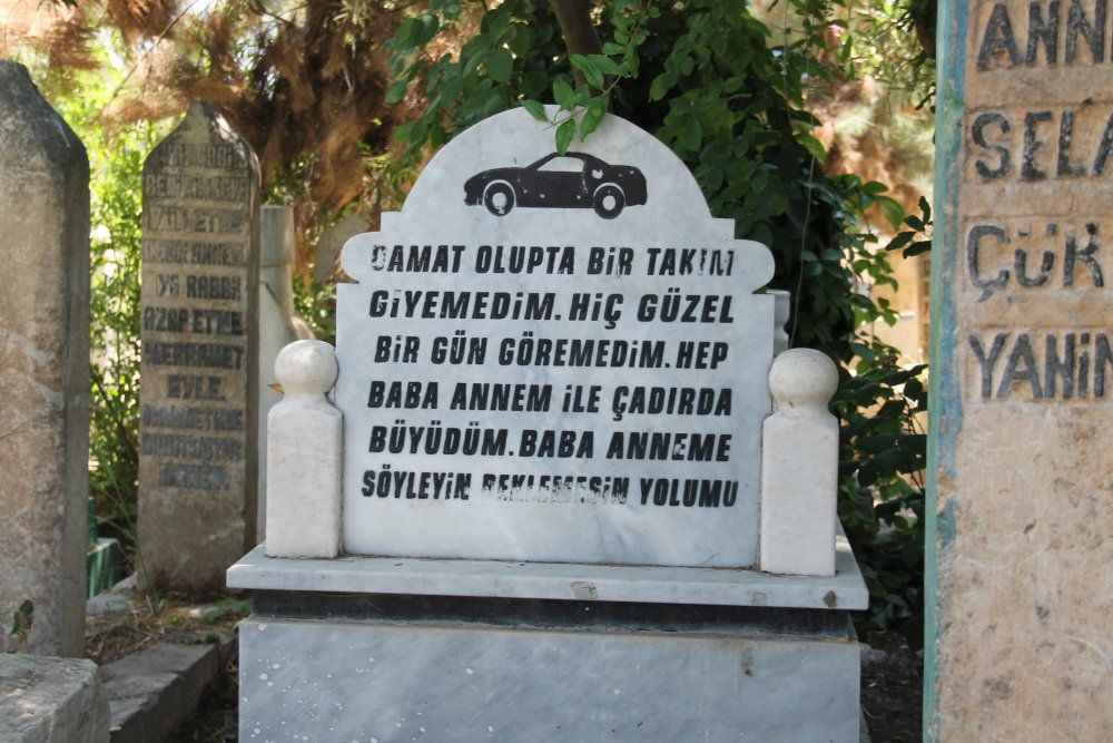 Şanlıurfa'daki mezarlıkta gizemli işaretler